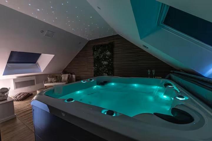 Bulle D'evasion Jacuzzi Love Room - Vesoul