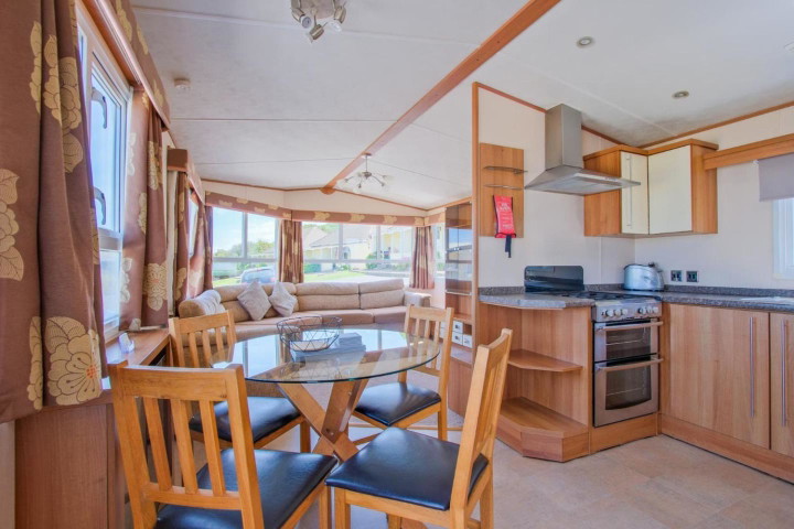 Pet Friendly 'Instow' Caravan With Sea Views - Appledore