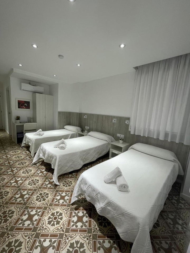 Hostal Nova Barcelona - Barcelona