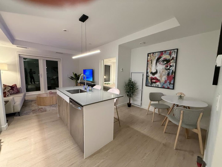 Spotless Modern & Bright 1 Br In North End Halifax - Nova Scotia