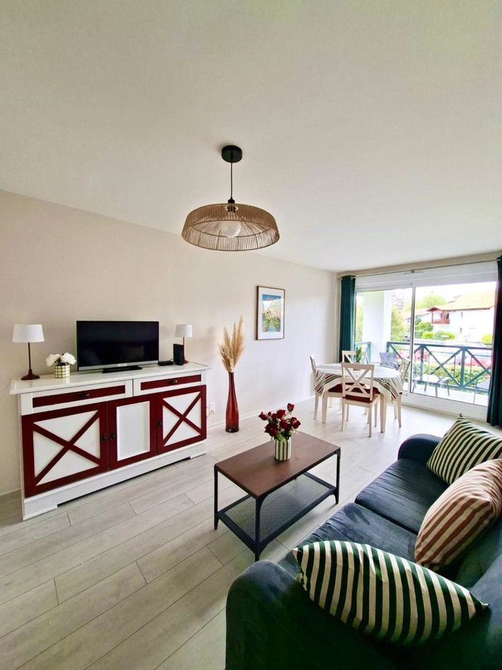 Appartement Basque Au Coeur De Cambo - Cambo-les-Bains