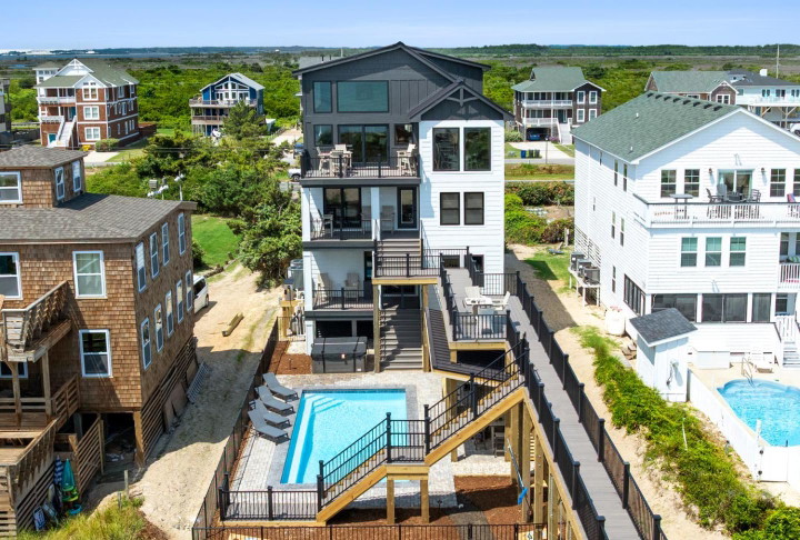 Pelican Pelican Pelican - Nags Head, NC