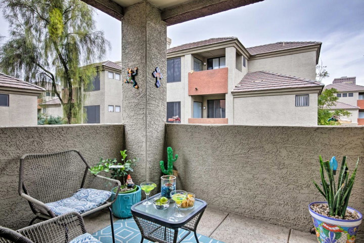 Modern Condo W/ Pool Access ~ 3 Mi To Dtwn Phoenix - Grand Canyon University, Phoenix