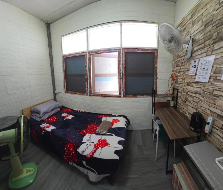 206 Lovely Room With Cool Fan With Full Amenities & Free Wi-fi - Bang Kapi District