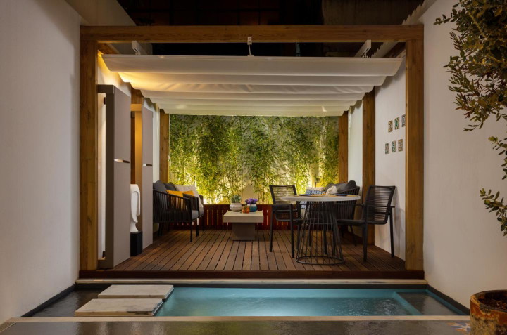 Stupendo- Two Rooms, Patio With Refreshing Pond-center-air Conditioning - Parque das Nações