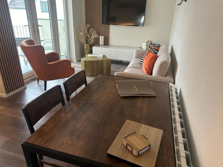 Lake View Apartment Modern,stylish,4 Beds, Balcony - Bowness-on-Windermere