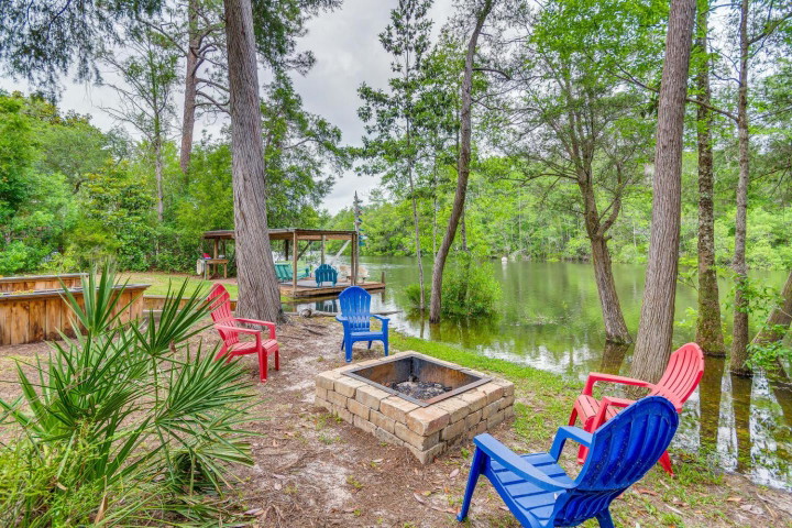 Riverfront Milton Cabin W/ Boat Ramp & Dock! - Florida Panhandle, FL