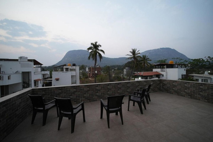 The Rosewood - Falcon Stays At Nandi Hills - Nandi Hills