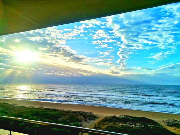 Beachside 3 Bed Apartment With Stunning Seaviews - Amanzimtoti