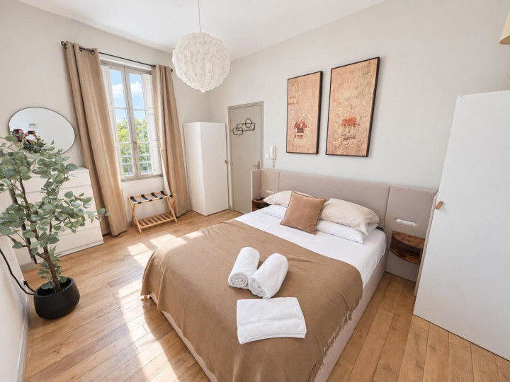 Au Cœur Des Papes, Dans Bâtisse De Charme Studios & Appartements En Cœur De Ville - Vaucluse