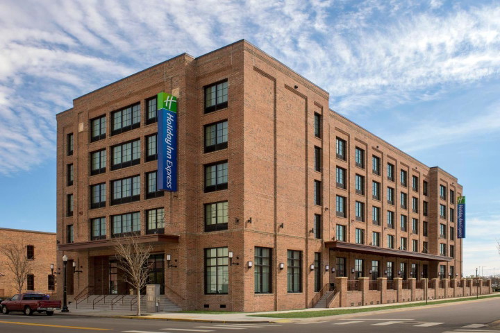 Holiday Inn Express Pensacola Downtown By Ihg - Gulf Breeze, FL