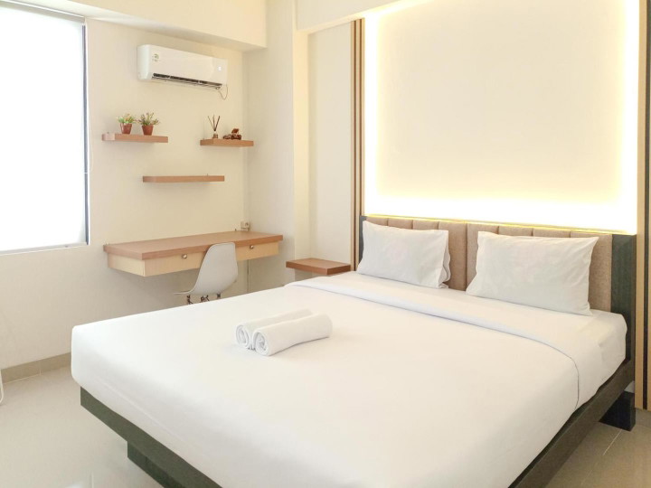 Cozy Stay Studio Room At Altuz Seturan Yogyakarta Apartment By Travelio - Yogyakarta