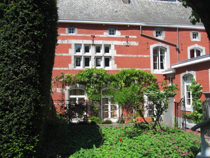 Chambre D'hôtes Les Augustins - Parking Sécurisé - Borne De Recharge - Huy