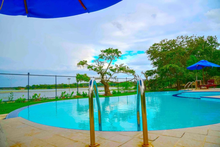 Lake Villa Resort - Sri Lanka