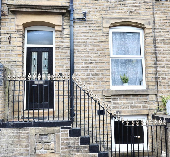 Cosy 3 Bed Home, Holywell Green - Yorkshire
