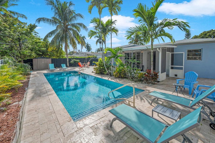 The Blue Heaven Private Pool Hideaway Sleeps 11 - Miramar, FL