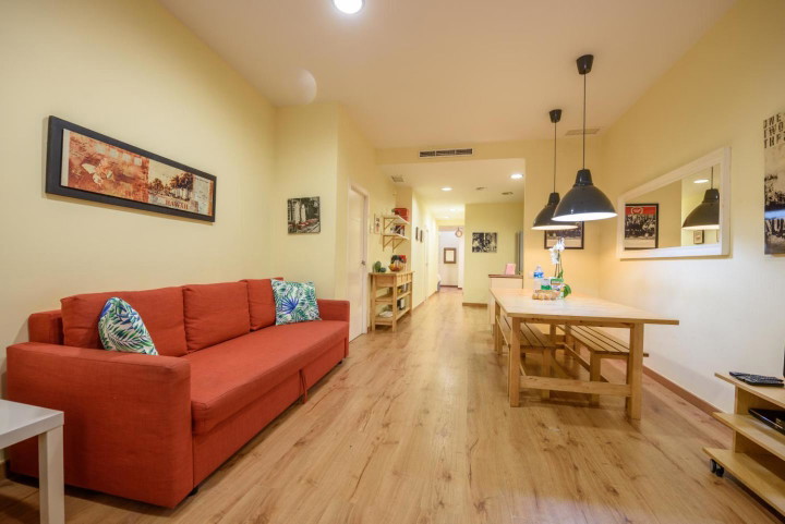Ramblasrentals Chic & Spacious Flat Pool Table 15m Ramblas - Parking - Wifi - El Prat de Llobregat