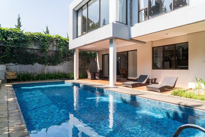 Harmony Hilltop City View Villa 4 Bedrooms With A Private Heated Swimming Pool And A Billiard Table - Bandung