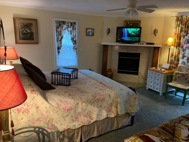 Emerald Necklace Inn Bed And Breakfast - Cleveland, OH