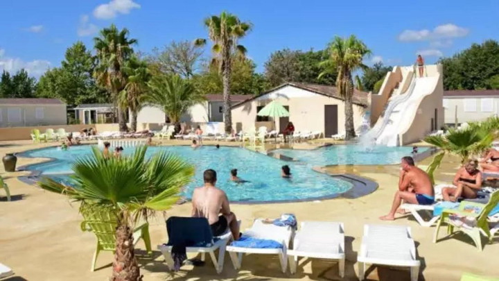 Zecamping 4 éToiles Piscine Extérieur Locatif Tv Lv Clim - Grimaud