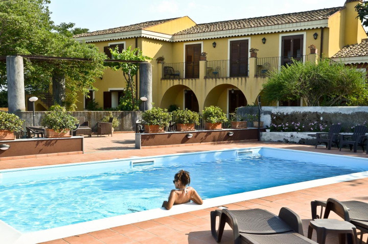 La Terra Del Mezzo - Acireale