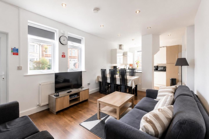 Clapham Common Sleeps 10 Free Parking For 4 Cars Or 3 Vans 2 Bed 2 Bath 5 Min To Metro Zone 2 - Central London
