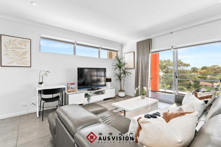 Lakeside Executive Retreat Near Westfield Shops - Riverton