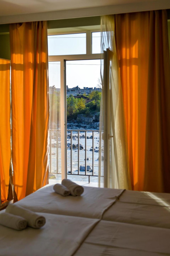 Four Seasons Riverside - Kutaiszi
