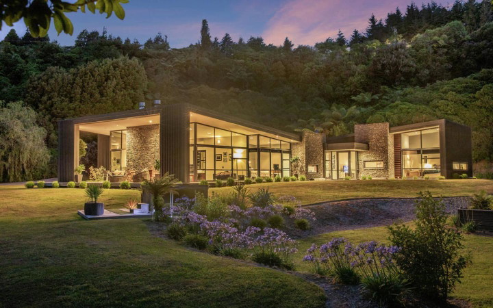 The Jewel Of Akatarawa - Upper Hutt