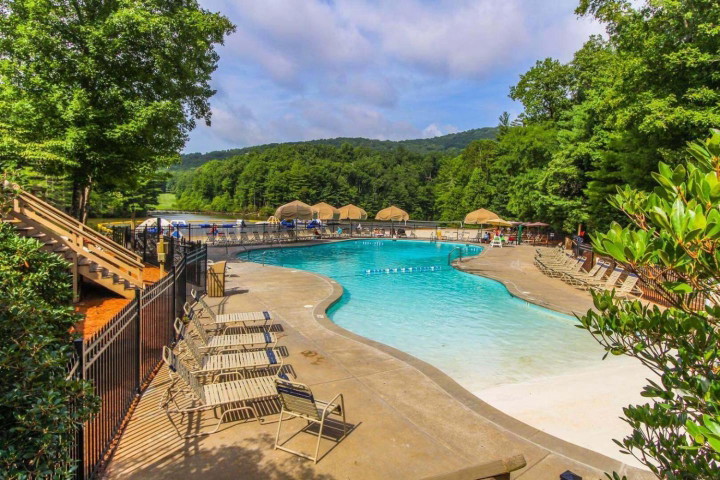 Petit Crest Villas - Blue Ridge Mountains