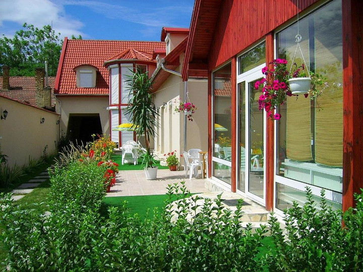 Agria Wellness Guesthouse - Eger