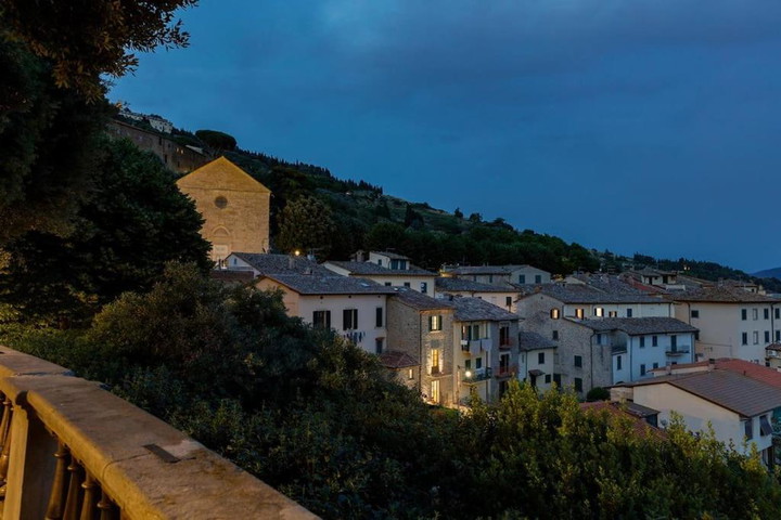 Casa Bel Tramonto Con Giardino Privato A Cortona - Cortona