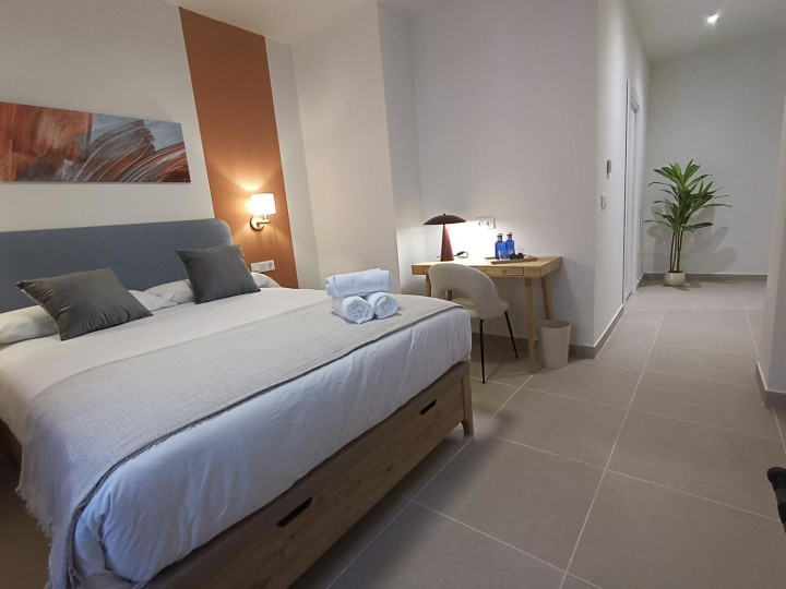Hostal Huelin Suites - Torremolinos