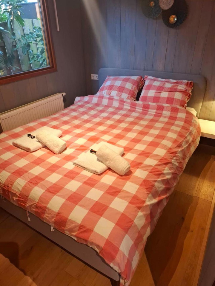Cosy Wooden Chalet - Private Garden - With Airco - Recreational Only - 50 Mins From Amsterdam By Car - Nijkerk
