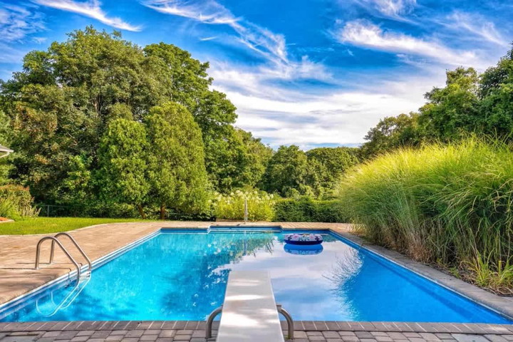 Respite Ranch Pool, Hot Tub & North Fork - Riverhead, NY