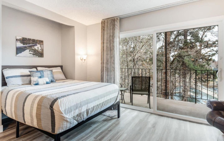 Newly Remodeled Top-floor Condo Near Downtown Bend - Bend, OR