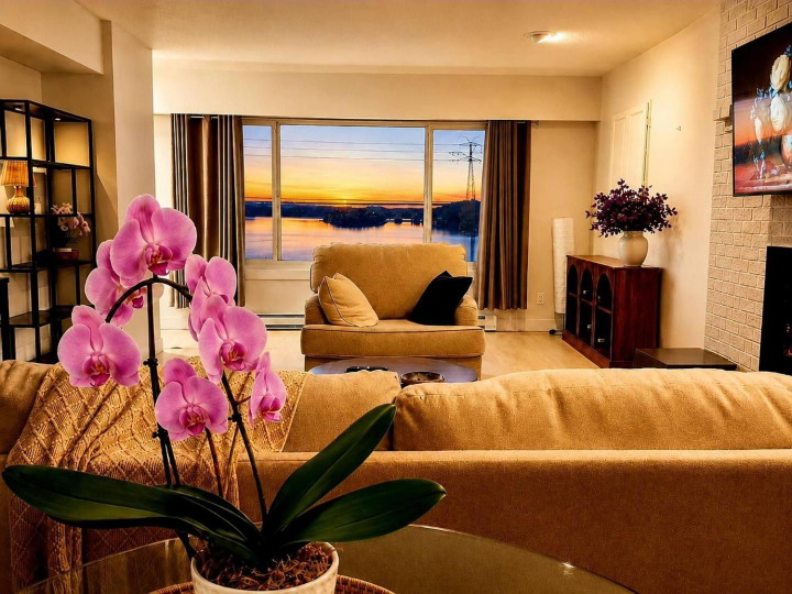 Charming 1-bedroom Suite With Ocean View In Prince Rupert - Prince Rupert