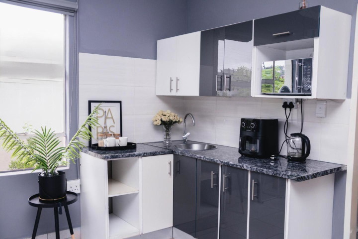 Bachelor Suite In Rustenburg - Rustenburg