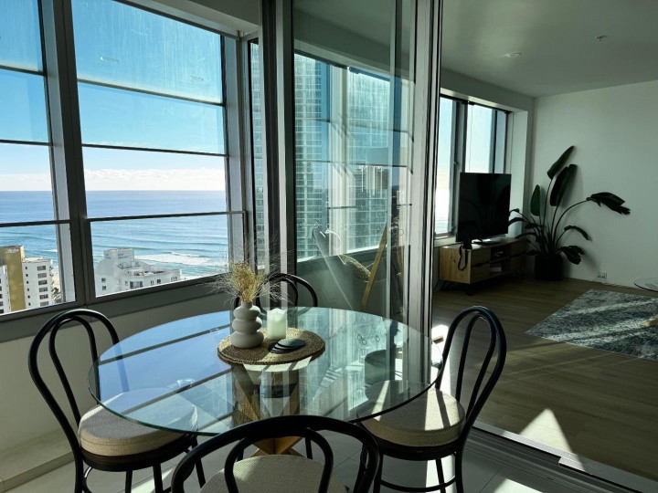Ocean Bliss In Surfers - Surfers Paradise