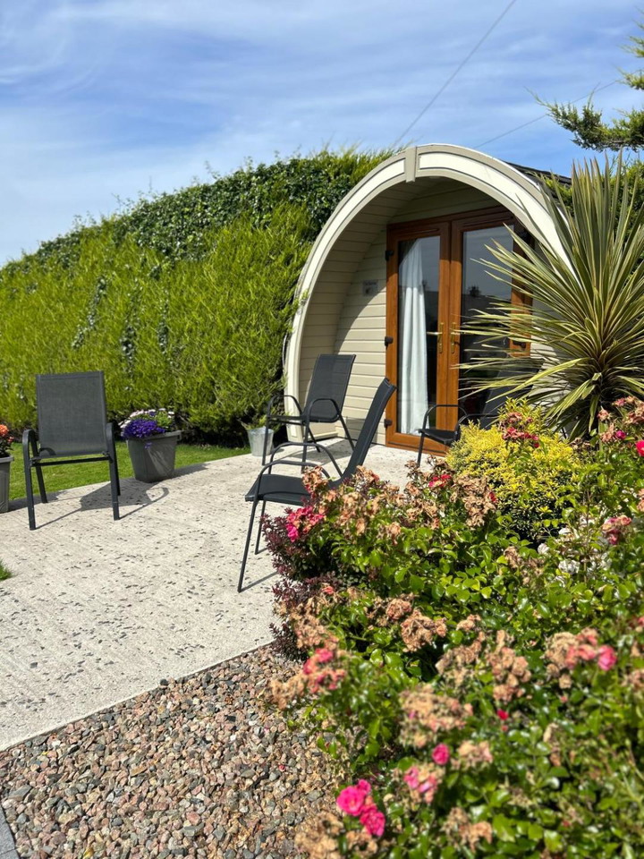 The Burrow - Sleeps 4 - Irland