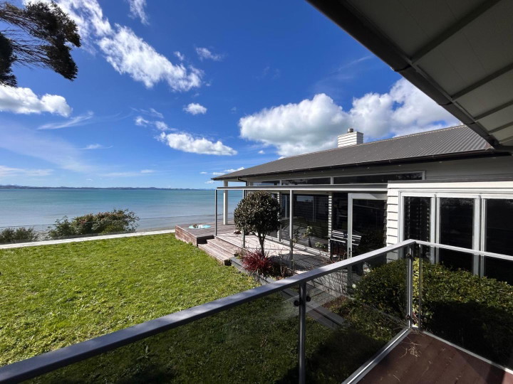 Azure Cliff Villa - Auckland