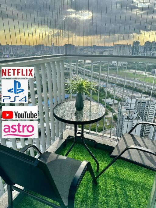 Sunset View At Modern Home - Kuala Lumpur