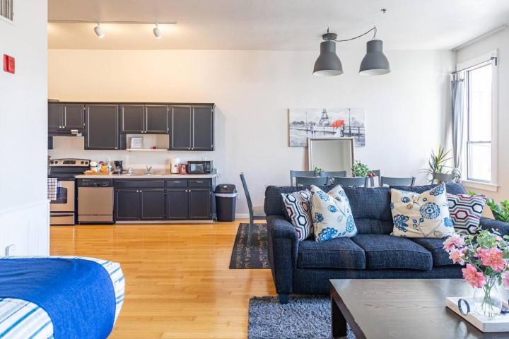 Top Floor Conv Center Free Parking 4 Beds - San Diego, CA