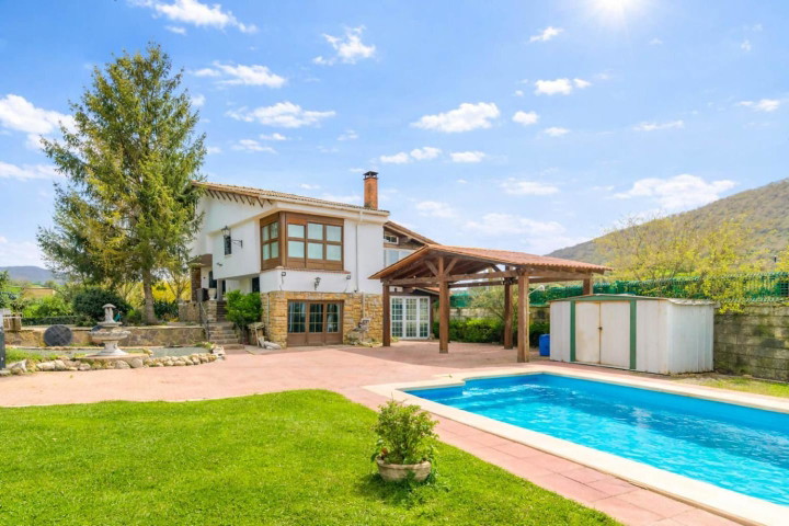 Espectacular Casa Rural Con Piscina En El Baztan - Navarra