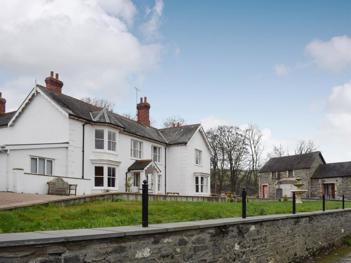 Maesbangor Farmhouse - England