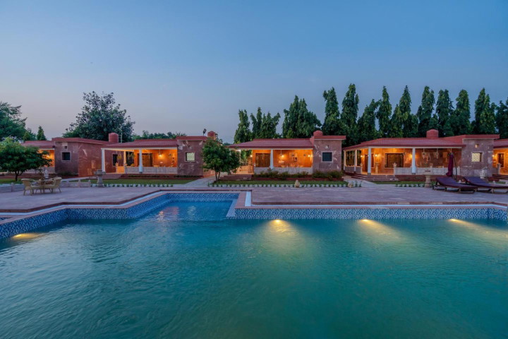 Elivaas Signature Khazanaa Farms Cottage, Pet-friendly With Shared Garden & Swimming Pool - 