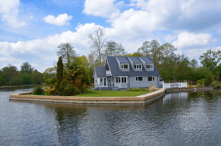 Wildwood Cottage On The River In Wroxham - Wroxham