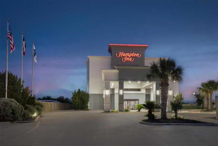 Hampton Inn Pleasanton - Pleasanton, TX