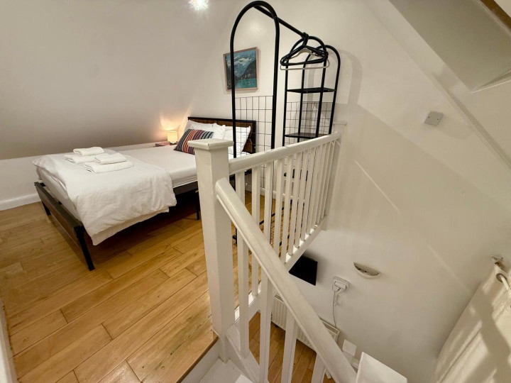 The Riverside Loft, En-suite Duplex, Canada Water - Bromley