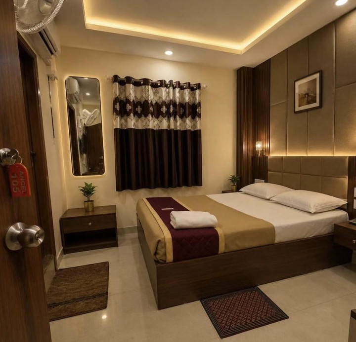Hotel Sumithra Palace Lodging Boarding - Bangalore